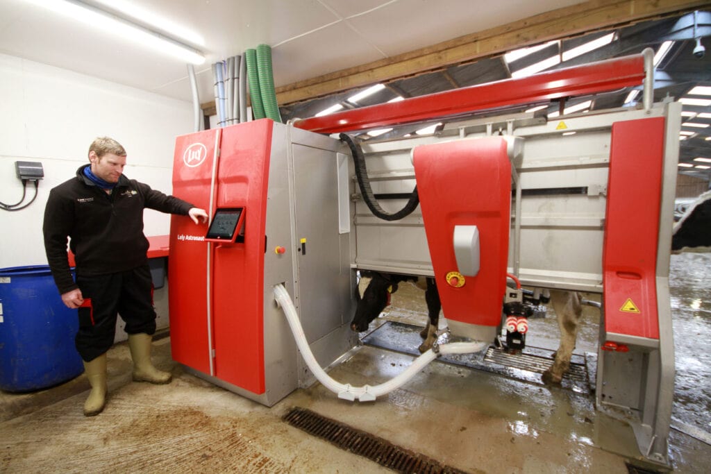 Robotic milking system leads the way in green digital technology ...
